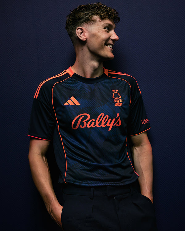 Away Kit - Nottingham Forest FC