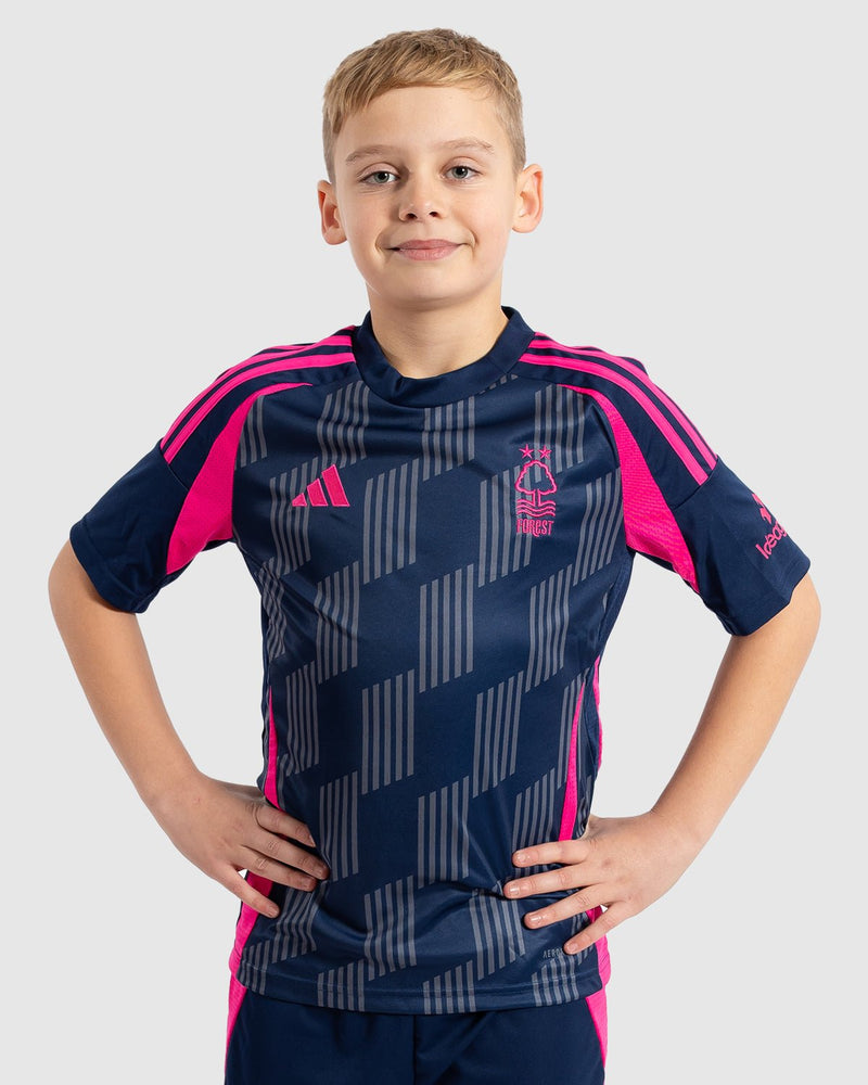 Away Kit - Nottingham Forest FC